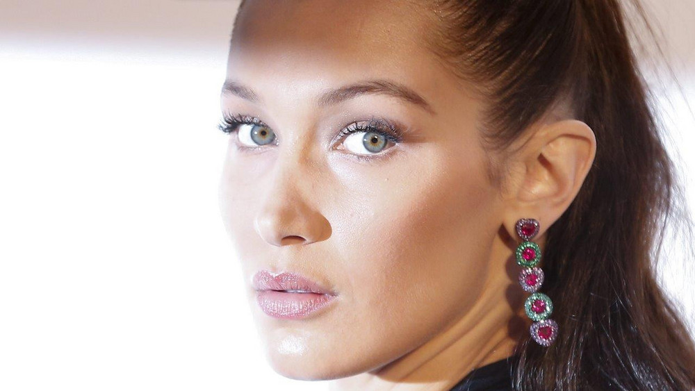 bella hadid: oben ohne! bella hadid: oben ohne!