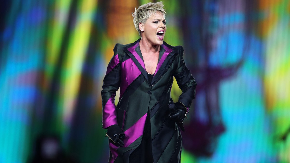 pink: konzert-baby geboren!