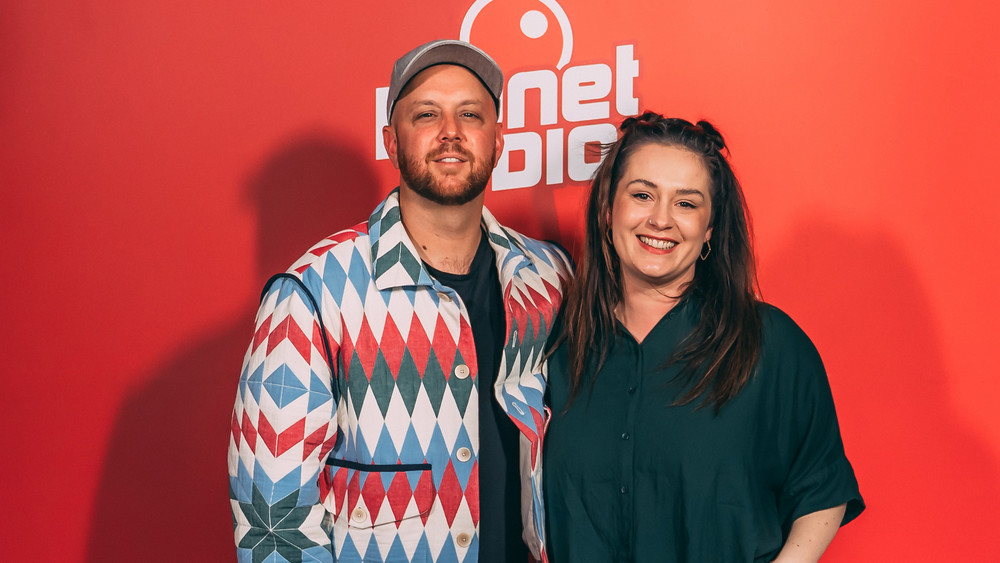 matt simons reagiert auf straßenumfrage