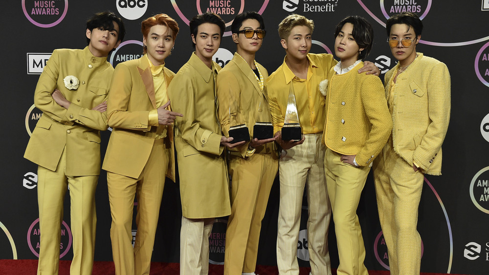 Bts Müssen Zum Wehrdienst Antreten