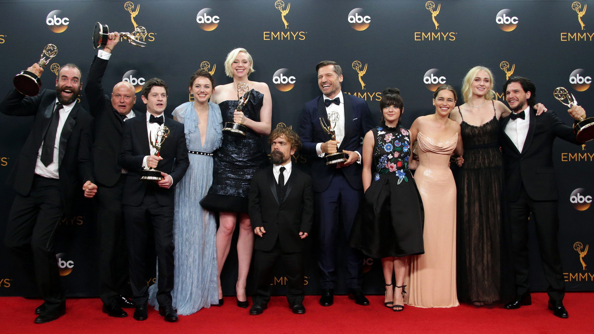 'got'-cast feiert premiere